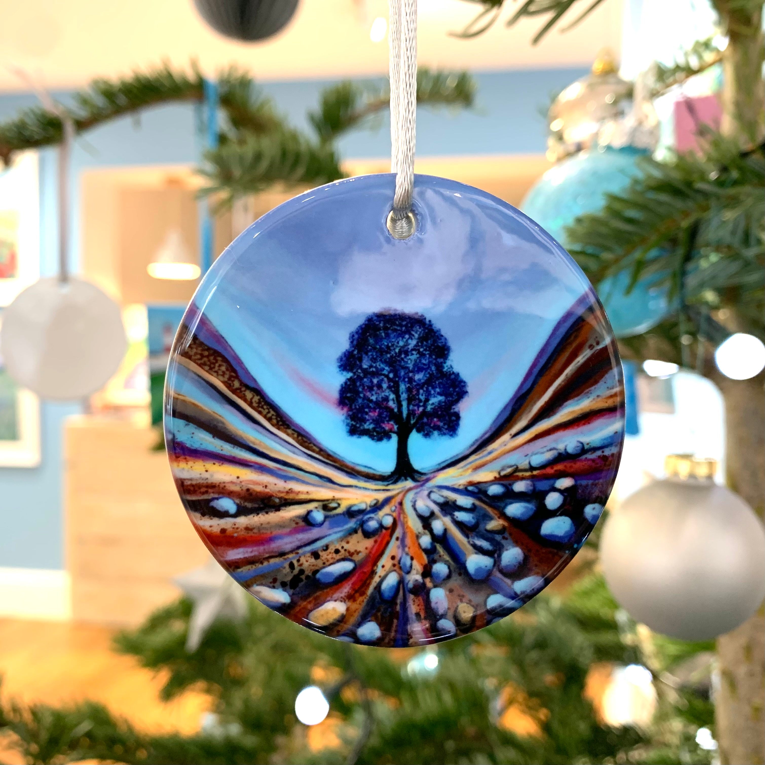 Sycamore Gap - Ceramic Tree Decoration – Joanne Wishart